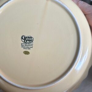 Cracker Barrel | Kitchen | 98 Cracker Barrel Pie Plate With 3d ...